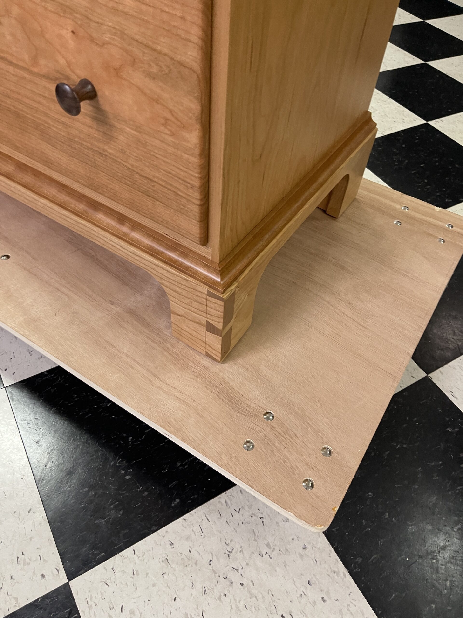 New Model - Cherry Shaker Style Chest of Drawers - 5 Drawers - Natural ...