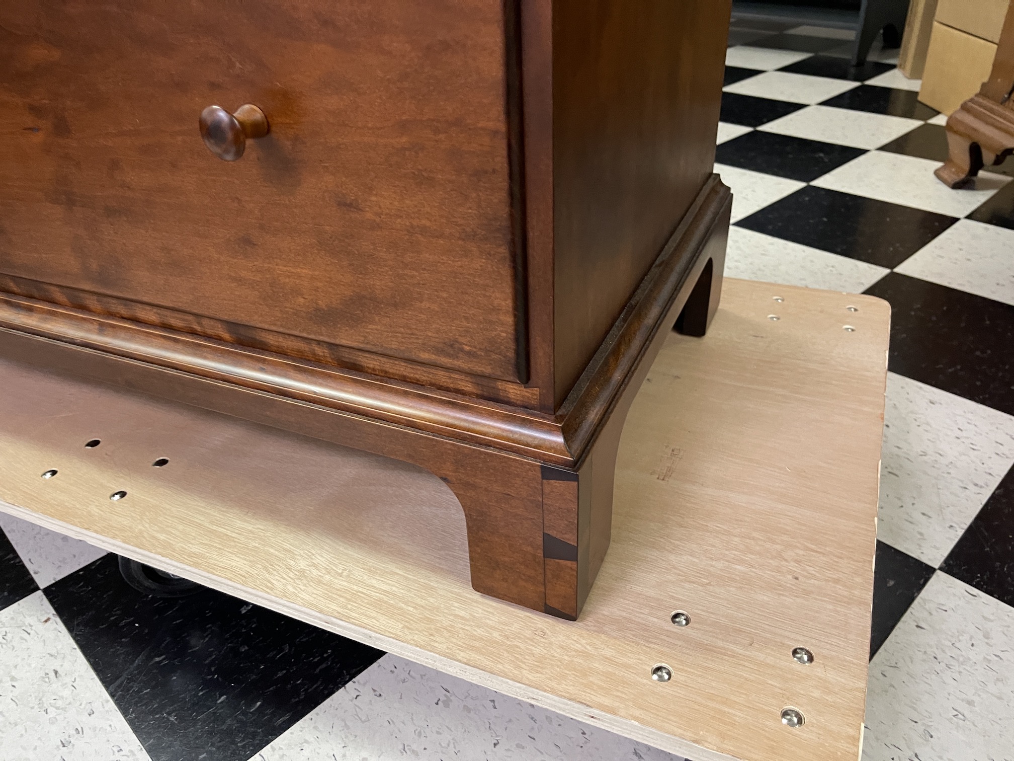 New Model - Cherry Shaker Style Chest of Drawers - 6 Drawers