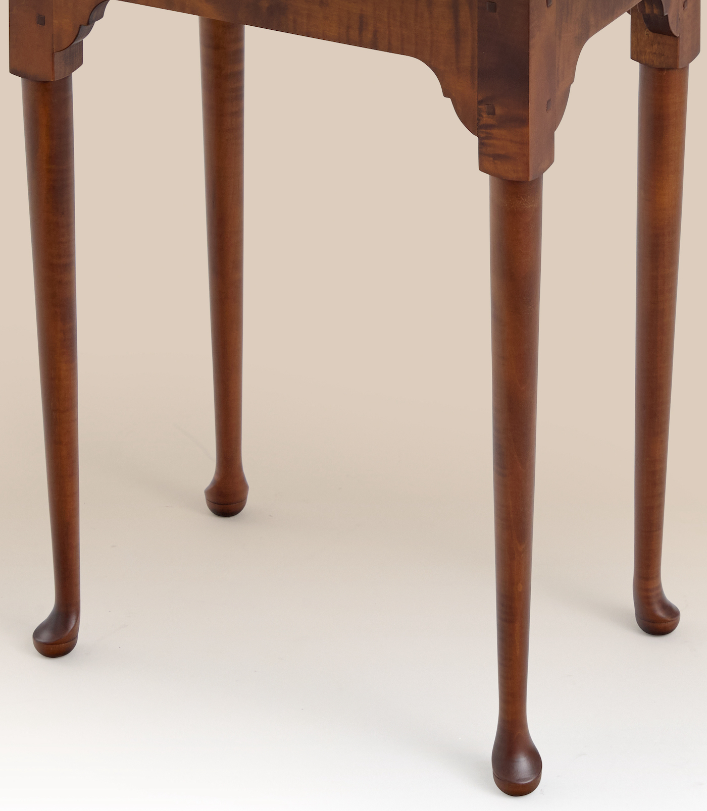 Tiger Maple Wood Colonial Style Stand